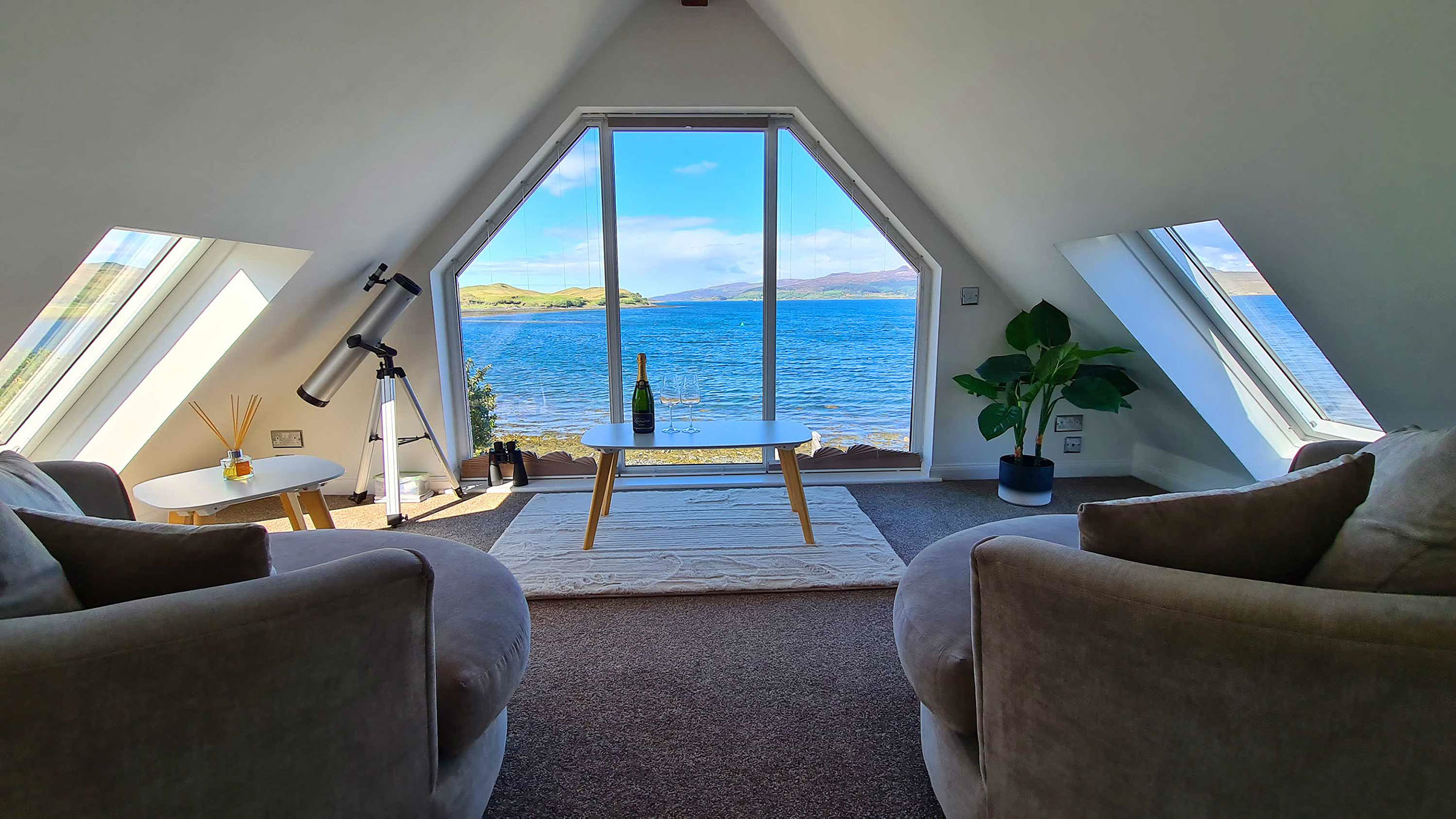 The Boathouse is a luxury self catering accommodation with sea views on ...